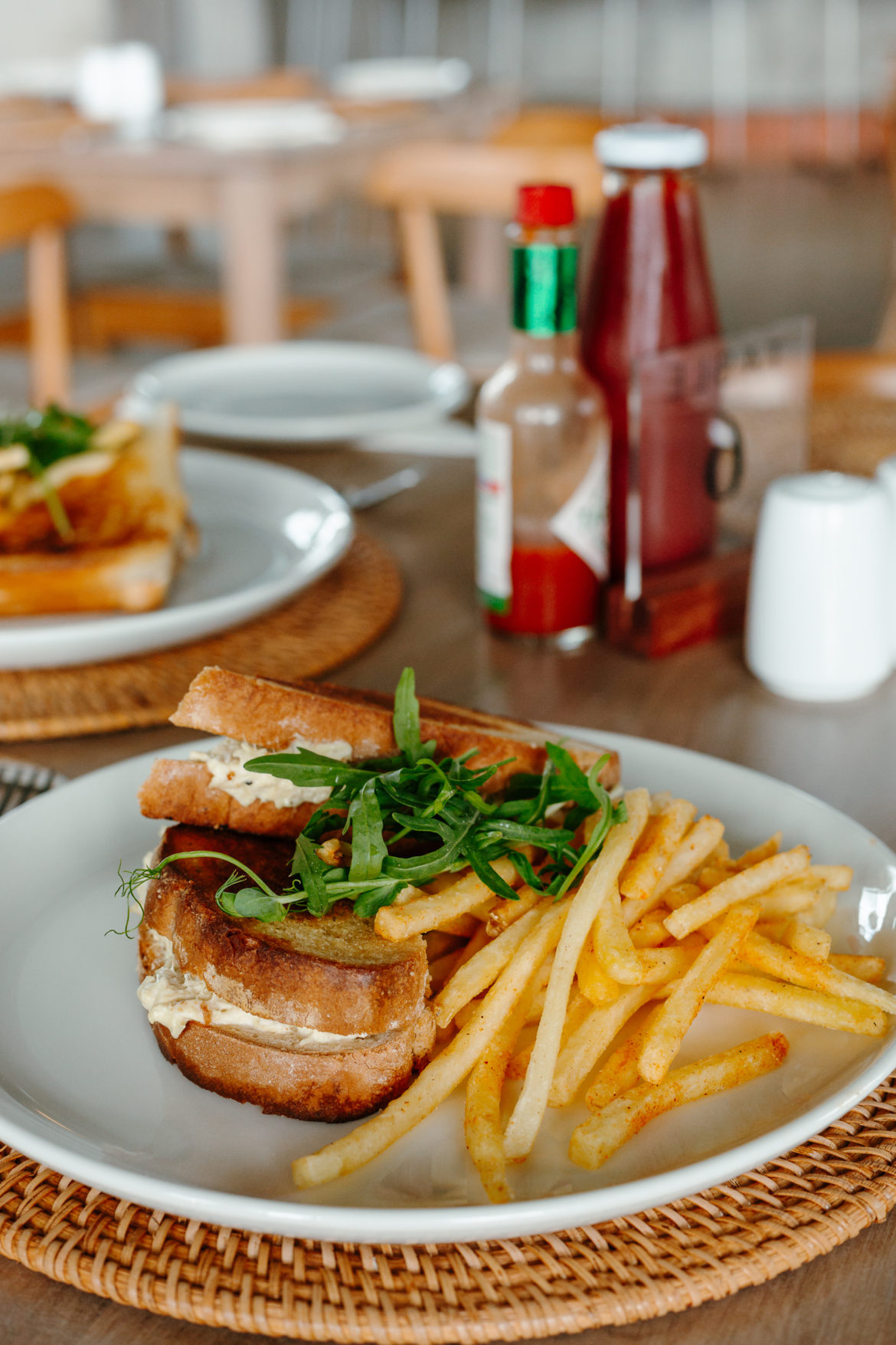 Restaurant – Dragonview Lodge